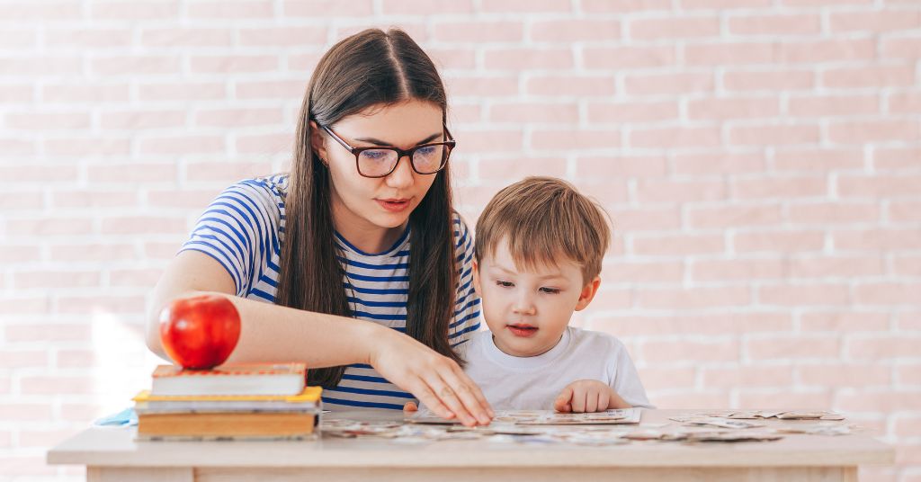 "The Ultimate Guide to Finding the Perfect Nanny for Your Family" - PiggyRide